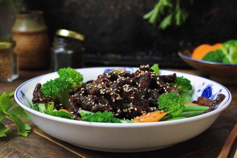 Paleo Crispy Sesame Beef (Whole30, Low Carb) | I Heart Umami